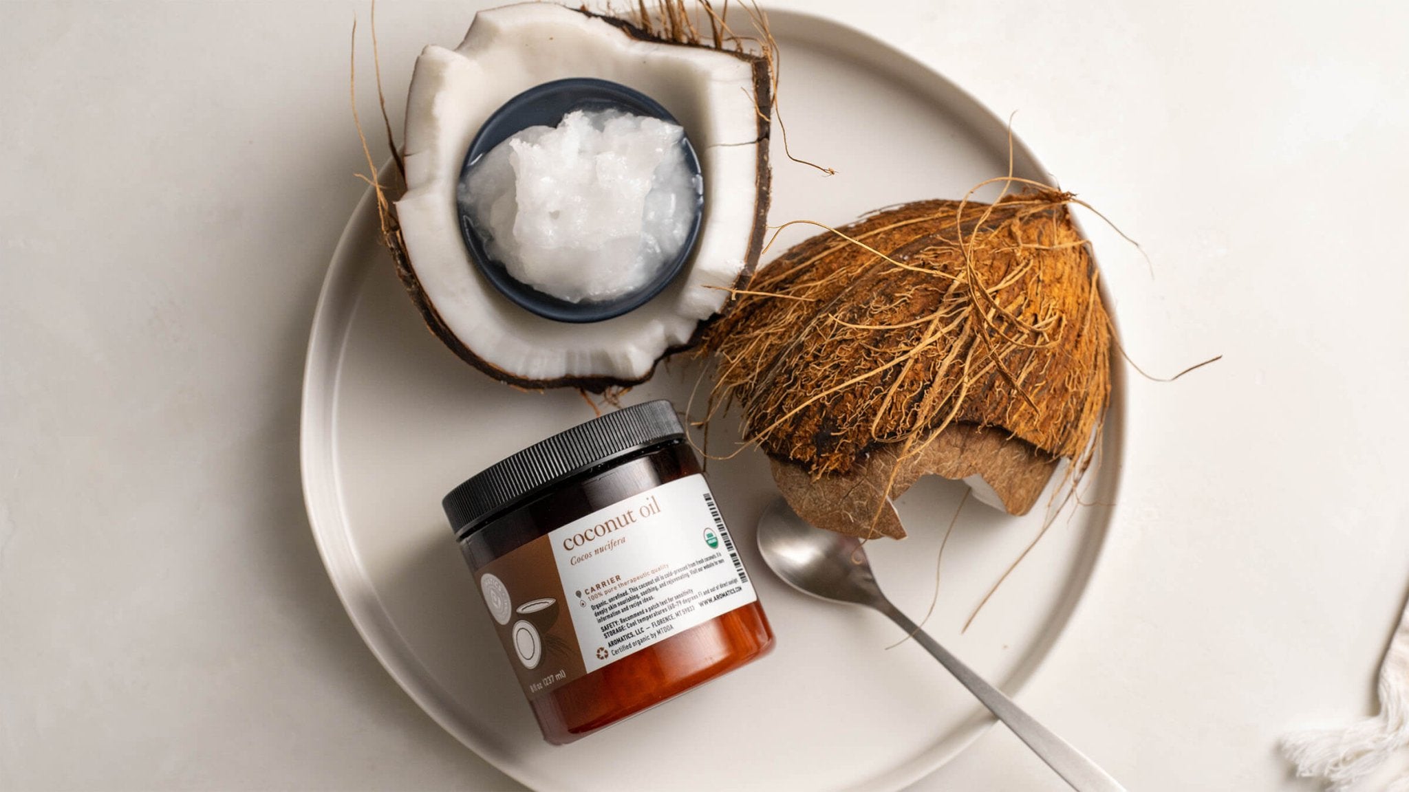 A quick guide to coconut oil: science, uses & benefits | aromatics.com ...